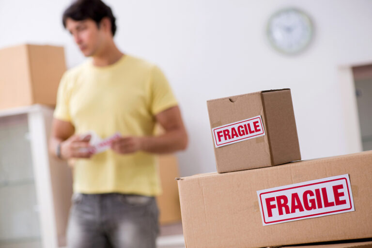 5 Essential Tips On How To Pack Fragile Items for a Move